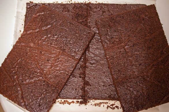 Prajitura After Eight cu ciocolata si crema de menta - Dulciuri fel de fel